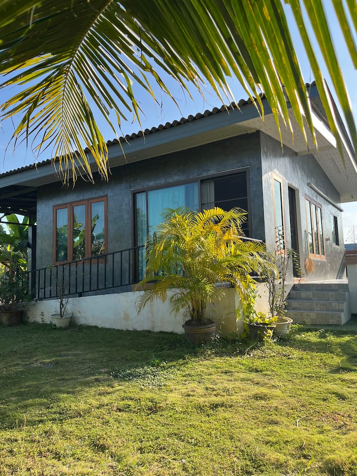 Baan Suan Bai Toei - San Kamphaeng