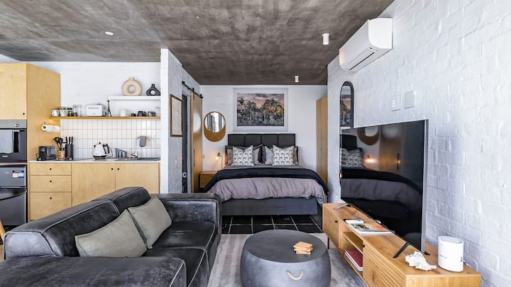 Central Sea Point Seaside Apartment - Cape Town