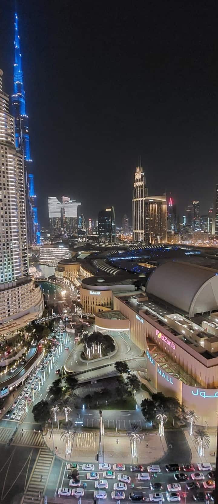 Watch Burj Khalifa Laser Shows Dubai Mall Attached - Dubái