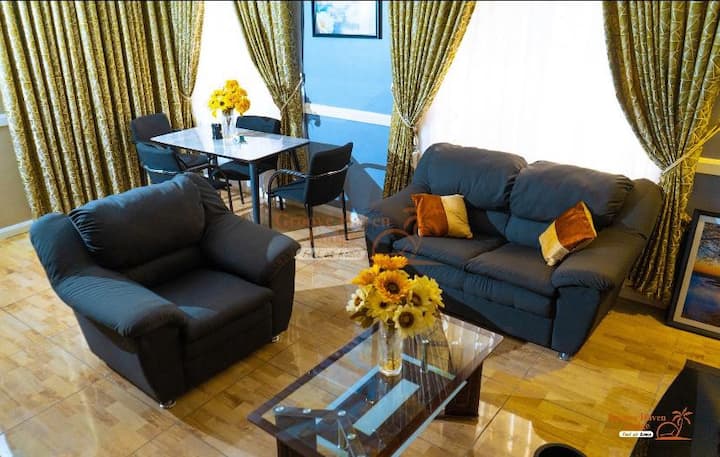 Top, Entire En-suite 2 Br. 1 K.1 Q. Sleep 4 - Ghana