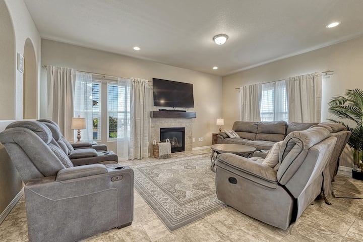 Entire House In Colorado Springs - Colorado Springs, CO
