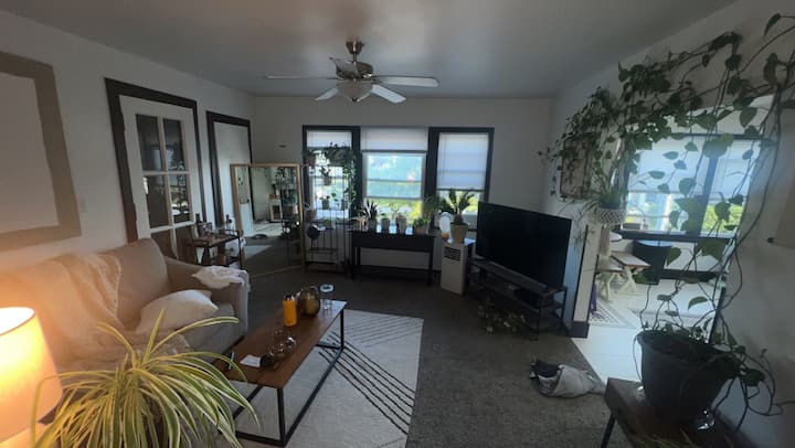 2 Bedroom Apartment Near Fiserv Forum - 米爾瓦基
