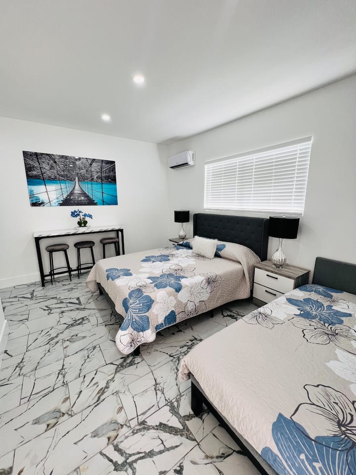 Sun And View Suites - South Miami, FL
