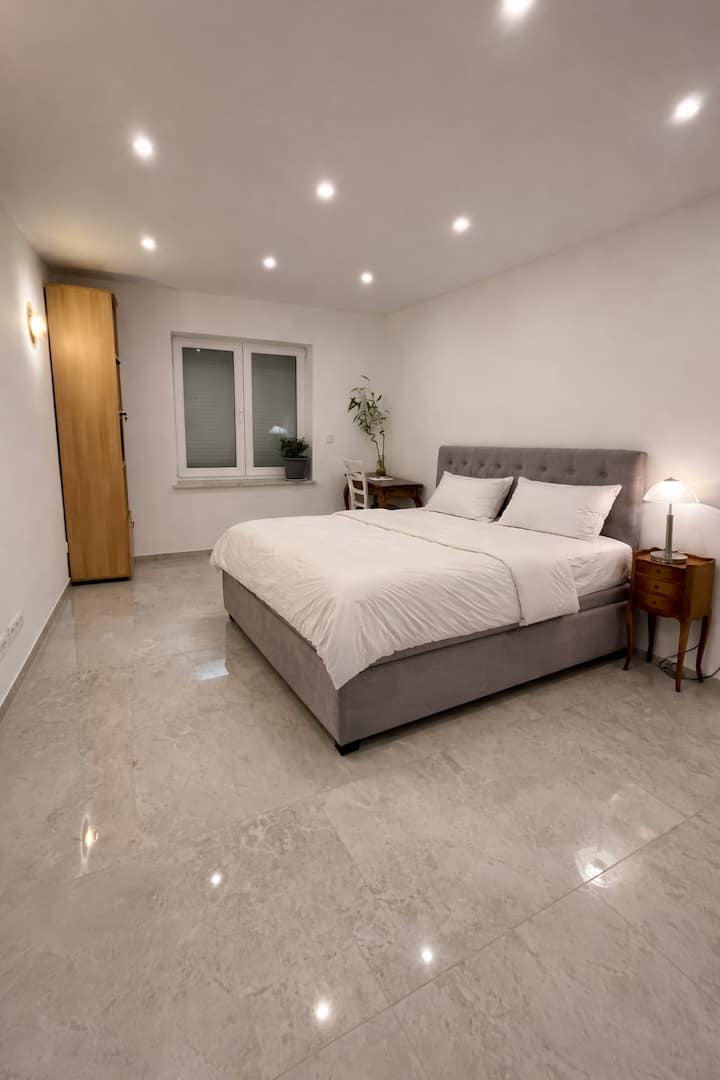 Ganze Etage · Zentral · Messe Gut Erreichbar - Hannover