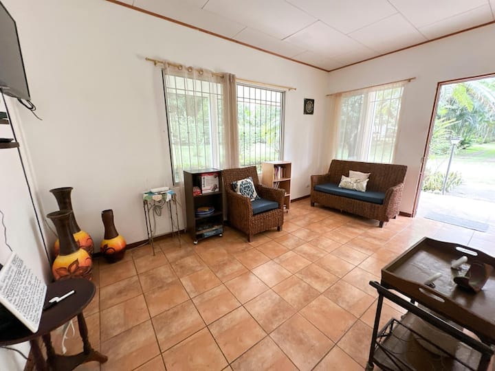 3br Home, Fully Renovated Pool & Beautiful Gardens - Orotina