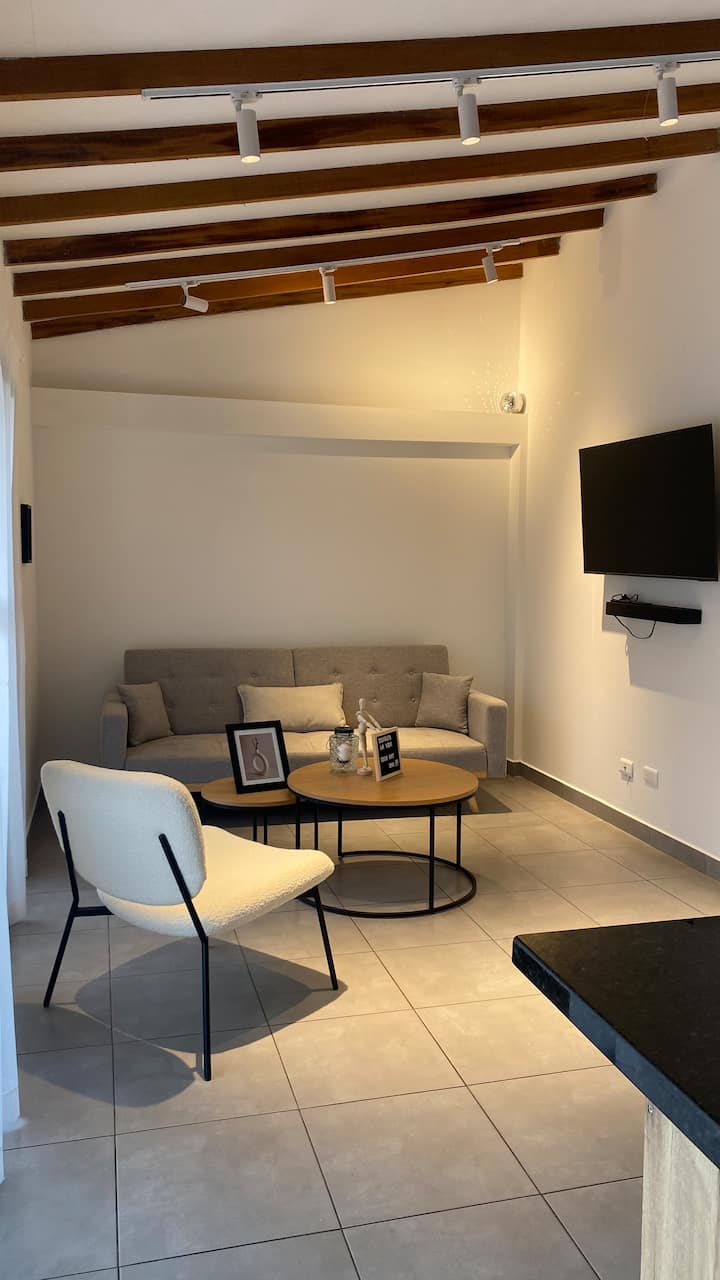Lindo Y Cómodo Apartamento Cerca De Todo. - Medellín