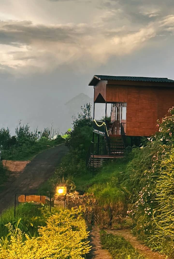 Cozy Wooden Cabin - Kodaikanal