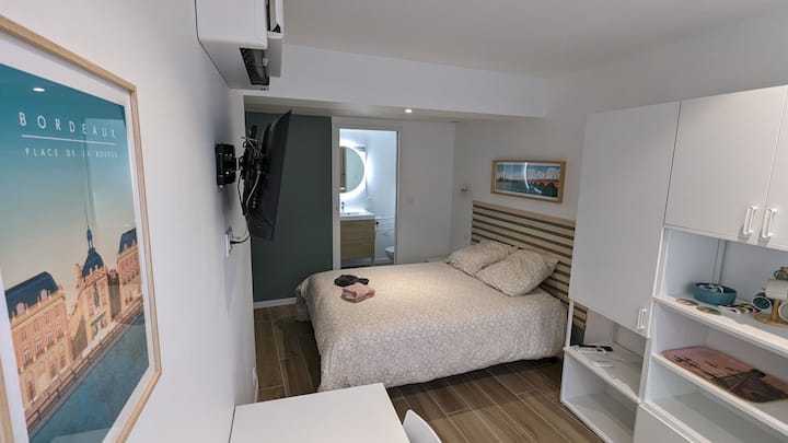 Chambre Indépendante
Proche Tram, Parking Privé - Bordeaux