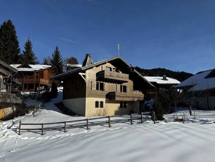 Family Chalet Ski In/out. Short Walk To Village. - Les Gets