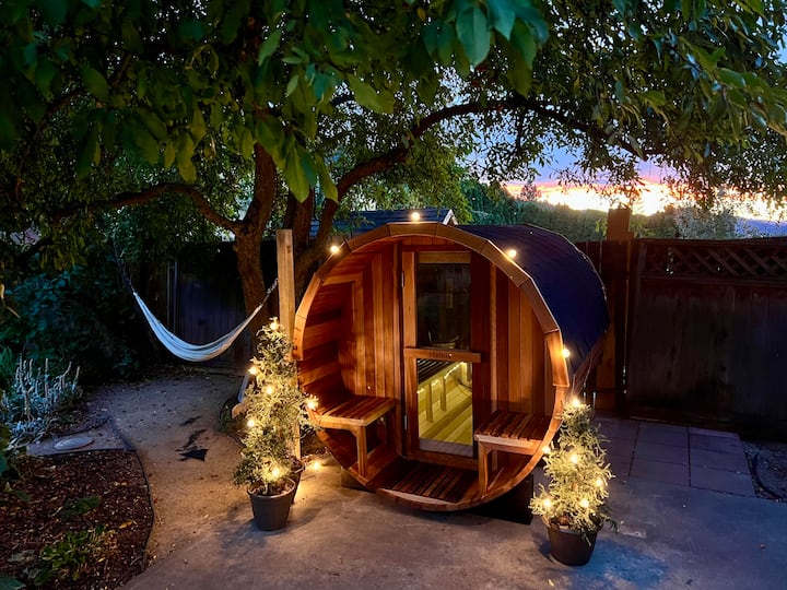 Private King W/barrel Sauna, Patio & Fire Table - Kamloops