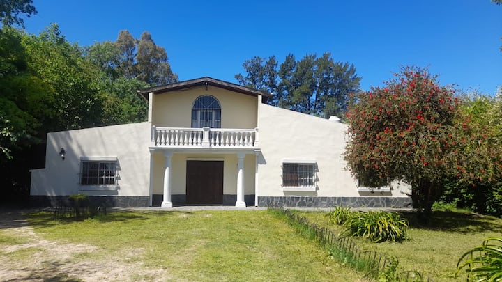 Casa Quinta Con Amplio Patio - Villa Rosa