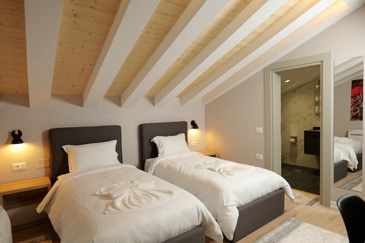 Vila Muslli 301 - Korçë