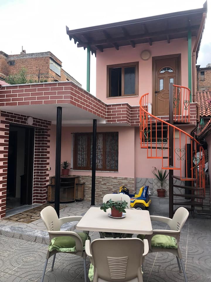 Two Brothers House - Korçë