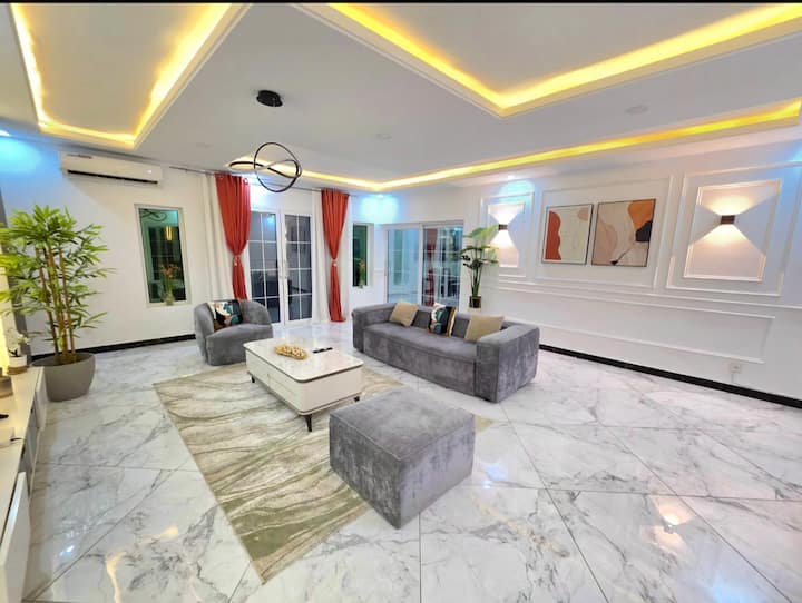 Appartement Chic Et Spacieux - Abidjan