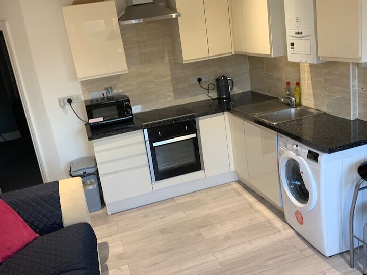 The J R 2 Bedroom Apartment - Hayes