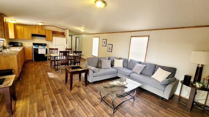 4 Bedroom Entire House Downtown - Odessa, TX