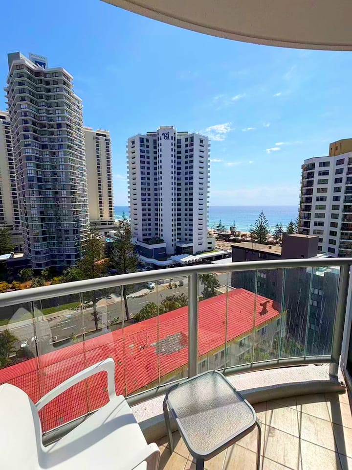 Hotel Room In Surfers Paradise Close To Beach 8f - Surfers Paradise