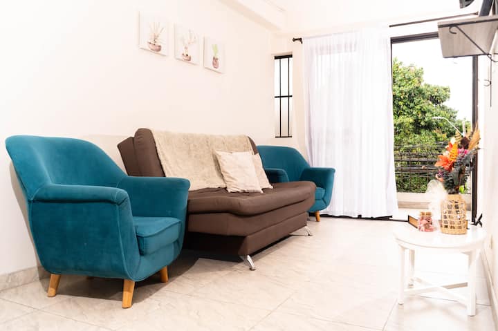 Amplio Apartamento En Laureles - Balcón - Wifi - Medellín