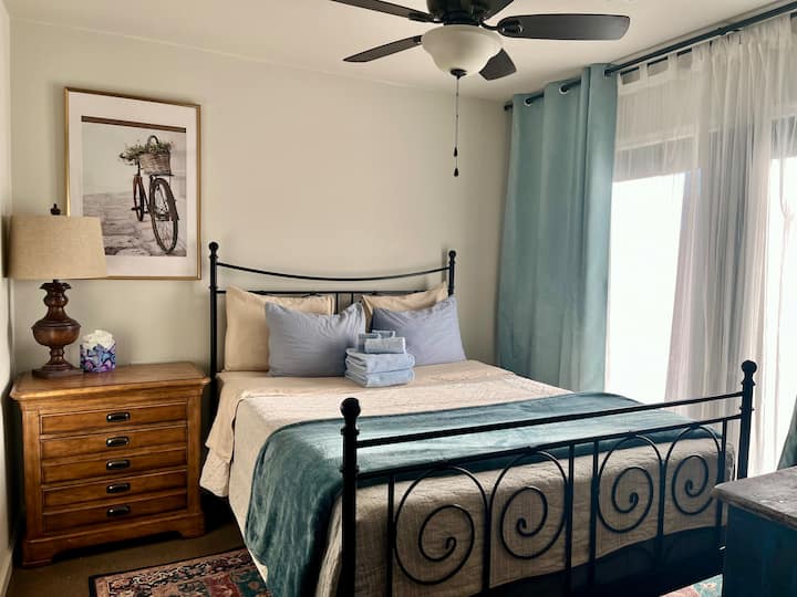 Peaceful, Pool, Covered Parking, Location+, Pets+ - 