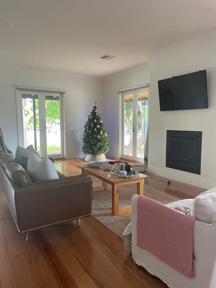 Cosy Farmhouse Near The Beach - Mordialloc