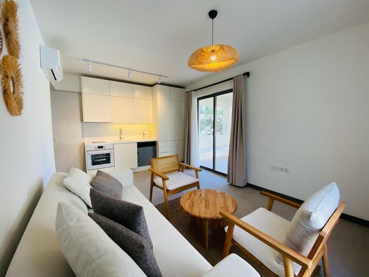 Charming 2+1 Apartment In The Heart Of Bodrum - Torba