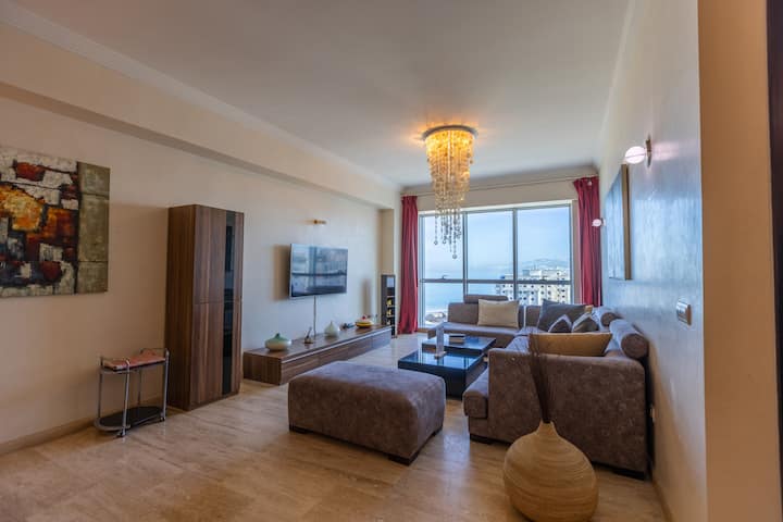 Centre-ville, Vue Mer, 2 Chambres Spacieuses - Tangier