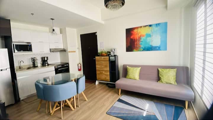 1br Near It Park + City +Mtn View + Free Parking - Cebu