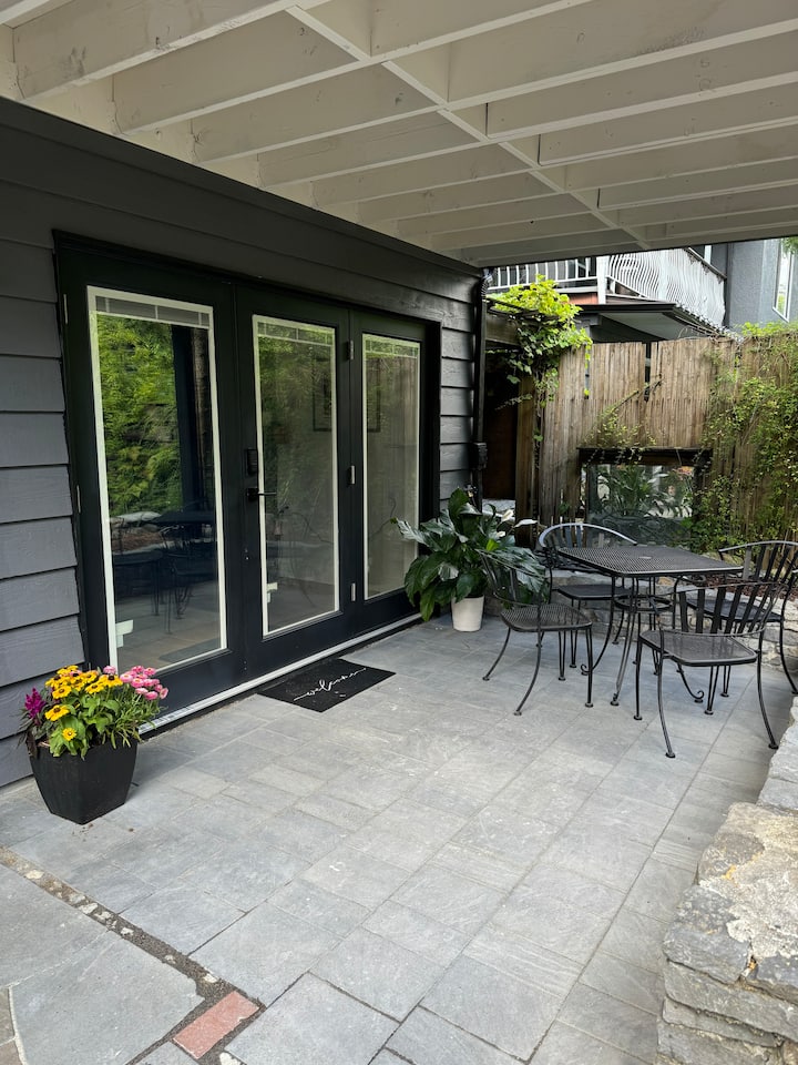 Spacious Forested Garden Suite - Burnaby