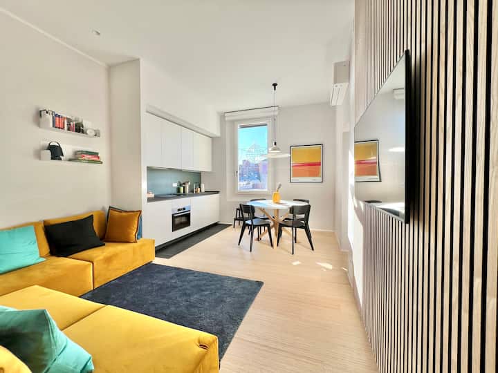 The Sunshine, With Elevator & Mark Rothko - Bolonia