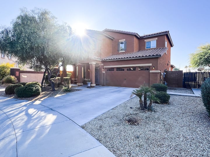 Roomy 4br Home Near Golf, Dining & Shopping - Buckeye, AZ