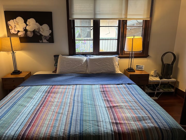 A Garden View King Bed In Home - Perth