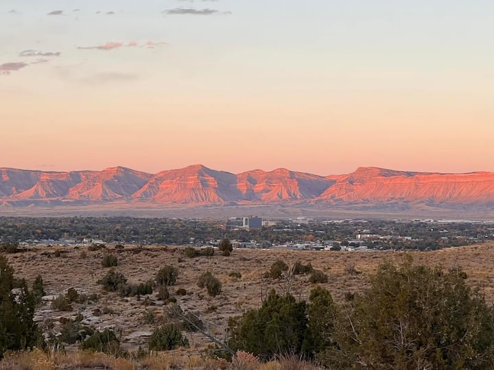 Home With Spectacular Views! - Grand Junction, CO