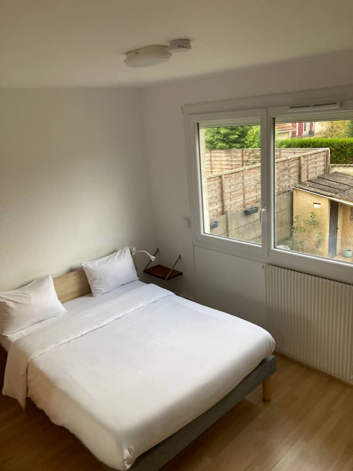 Ch N° 8 / Chambre Dans Un Pavillon - Noisy-le-Grand