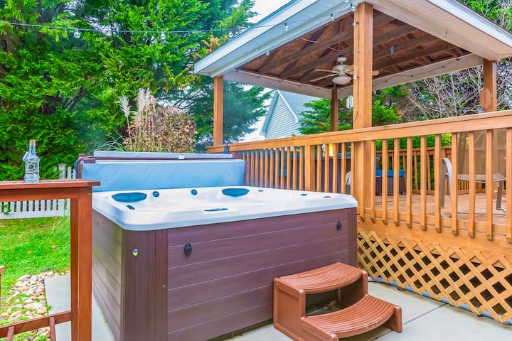 Perfect Rehoboth Beach Getaway With Hot Tub - Lewes, DE