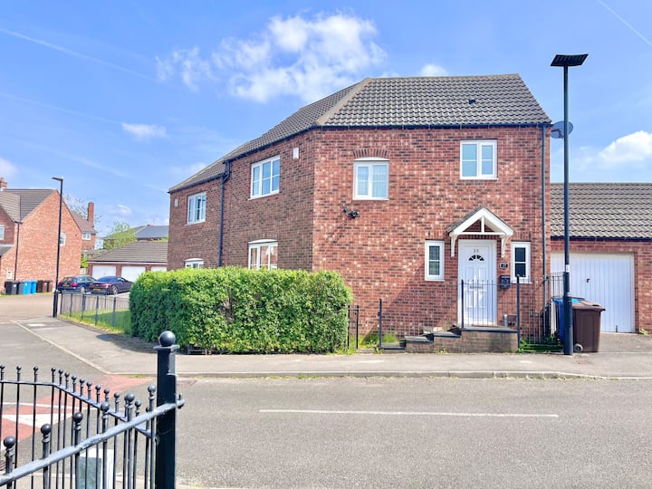 Payler House Stylish 4bd Home 7 Beds With Parking - Rotherham, UK