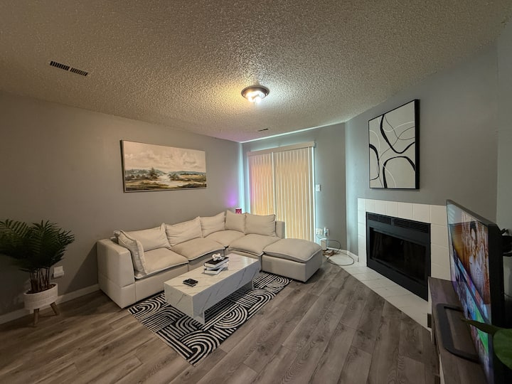 Condo In The Heart Of C. Springs - コロラド・スプリングズ, CO