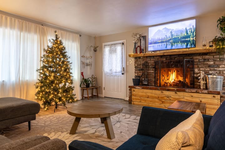 Four Bears, Sledding, Bbq, Dog Friendly, Firepit - Crestline, CA