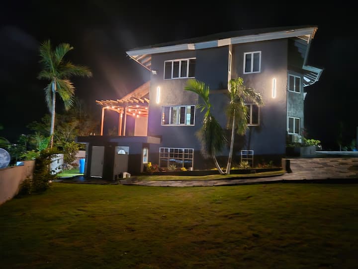 Beautiful Battersea Lodge - Jamaica