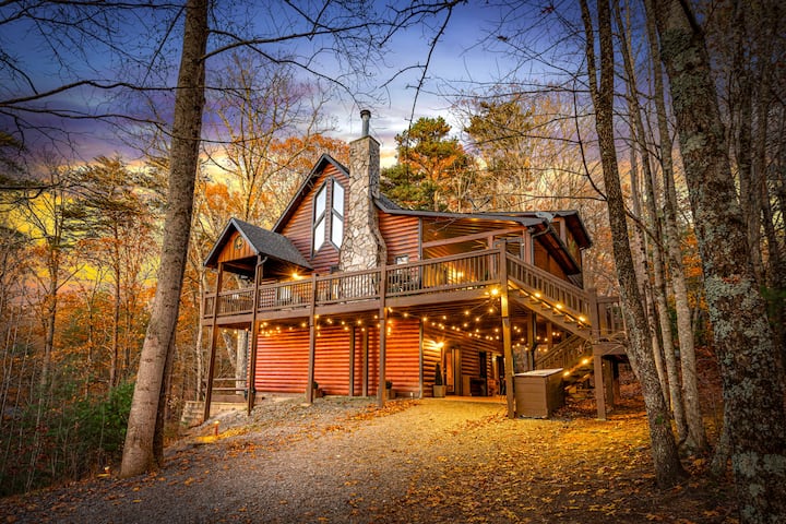 Family Cabin - Views, New Hot Tub, Game Room - Mineral Bluff, GA
