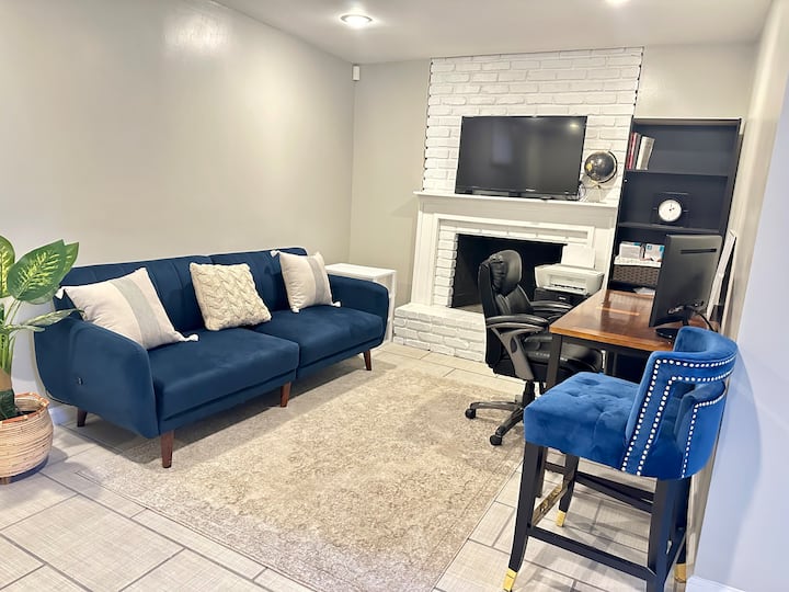Newly Renovated 1br/1ba Bsmt Apt - Mission, KS