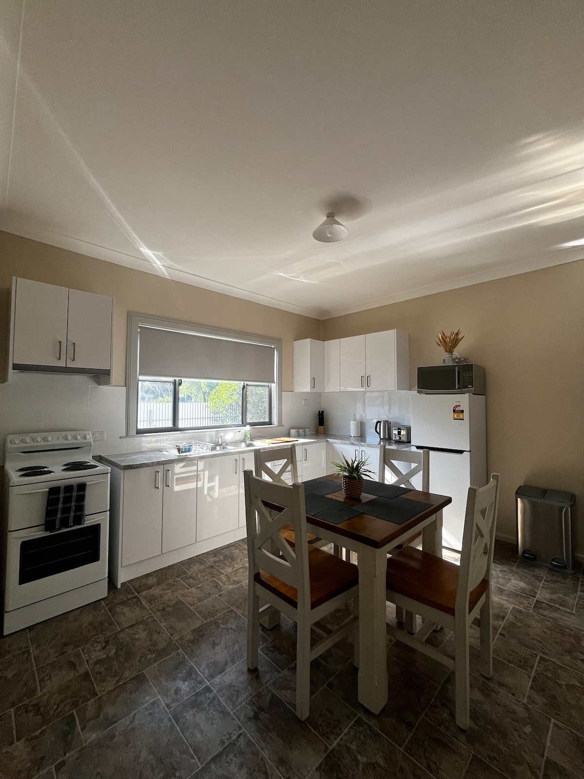 Spring Valley Cottage - Houses for Rent in Parkes, New South Wales ...