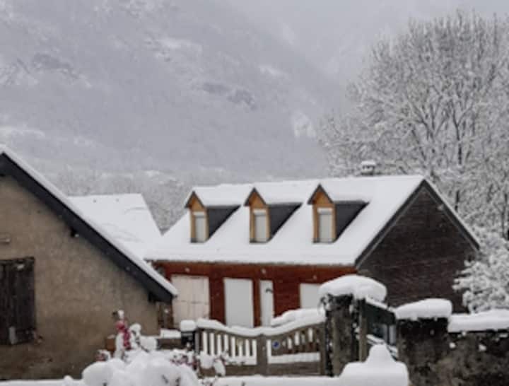 Chalet Cosy à Luchon – Jardin, Clim & Chauffage - Le Mourtis