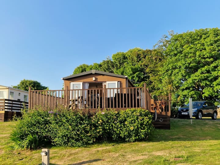 Cascade Mini Lodge & Luxury Hot Tub Romantic Break - Scotland