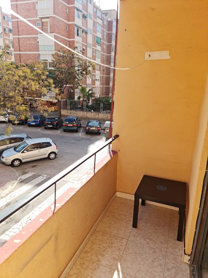 Un Apartamento Muy Luminoso! - Alicante