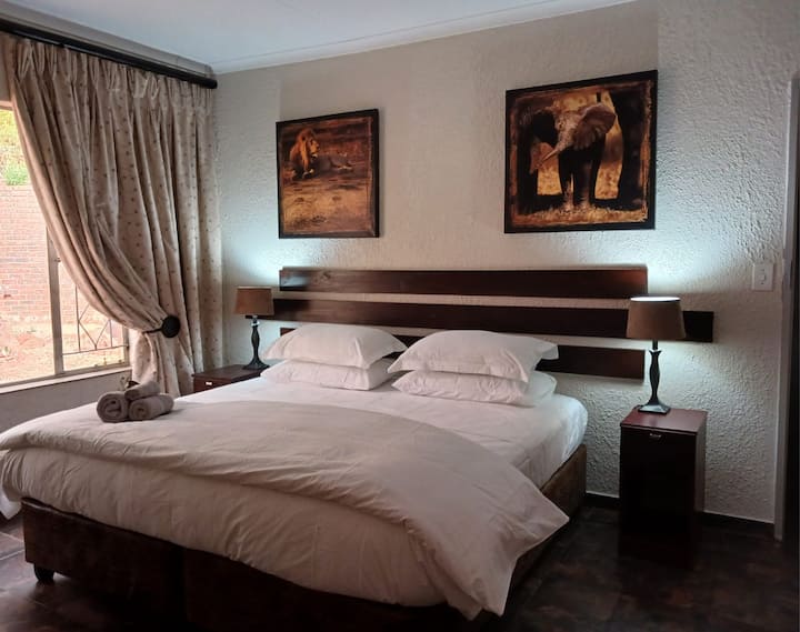 Rock View With King Bed - Krugersdorp