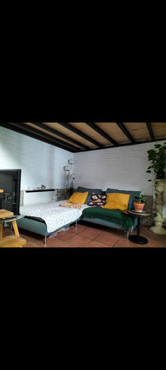 Petite maison diaphane - Maisons à louer à Badalona, Catalunya, Espagne ...