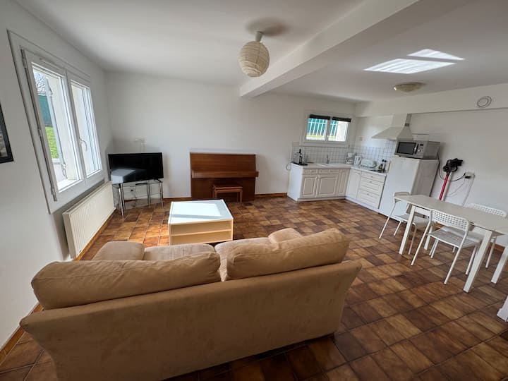 Appart Indépendant En Maison - La Tour-de-Salvagny