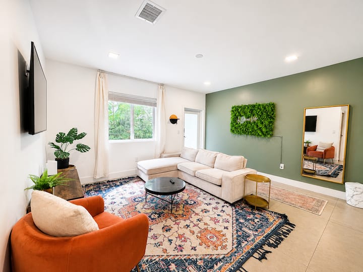 La Buena Vida 2br Oasis Minutes Wynwood ! - Miami, FL