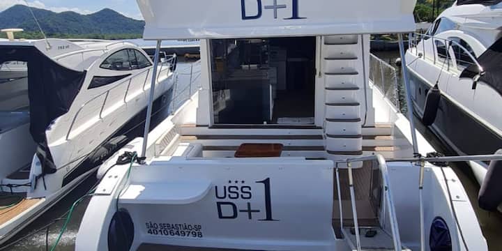 Embarcação 60 Pes Capacidade De Até 18 Passageiros - Ilhabela