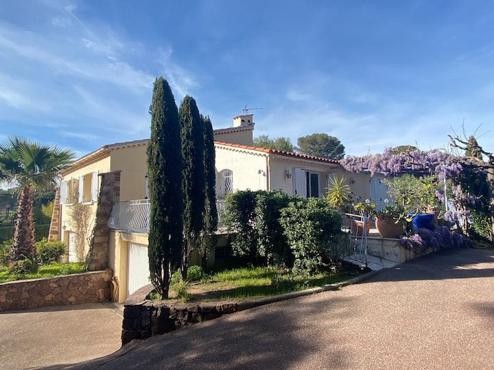 Villa Familiale Plage à Pied, Grand Jardin & Clim - Saint-Raphaël
